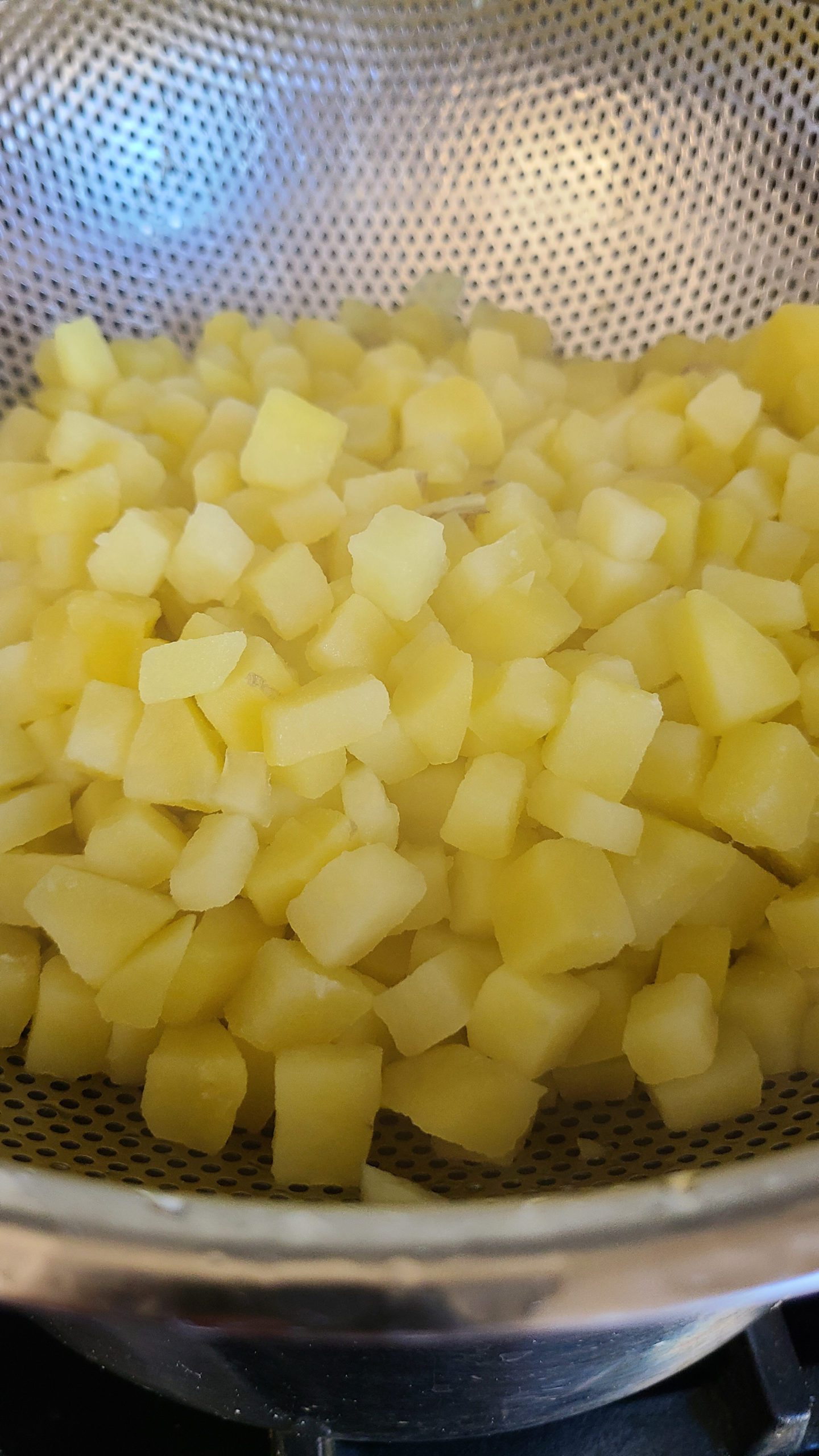 Crispy Potato Samosa (Aloo Samosa) - Spoonful of Scrumptious