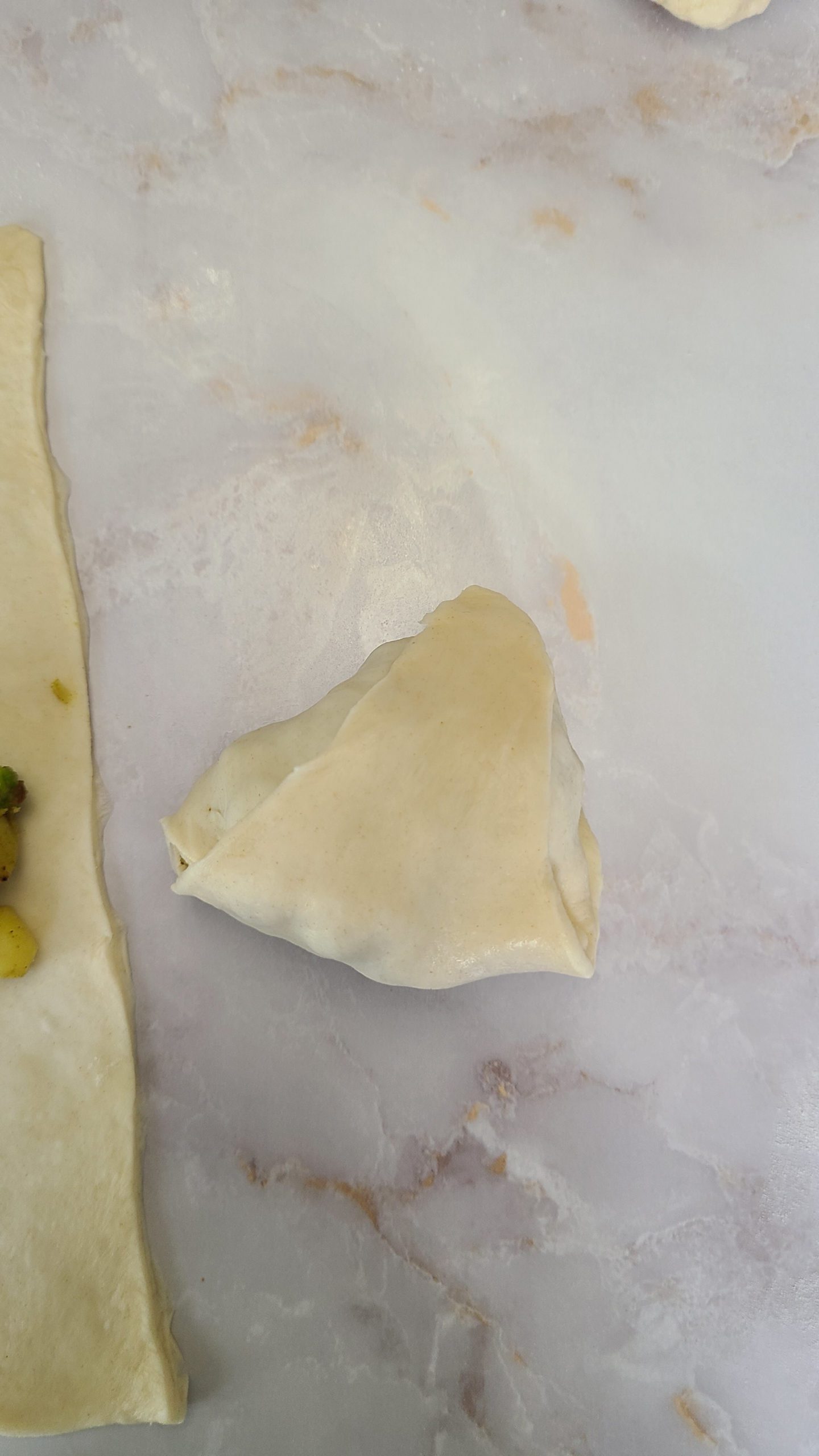 Crispy Potato Samosa (Aloo Samosa) - Spoonful of Scrumptious