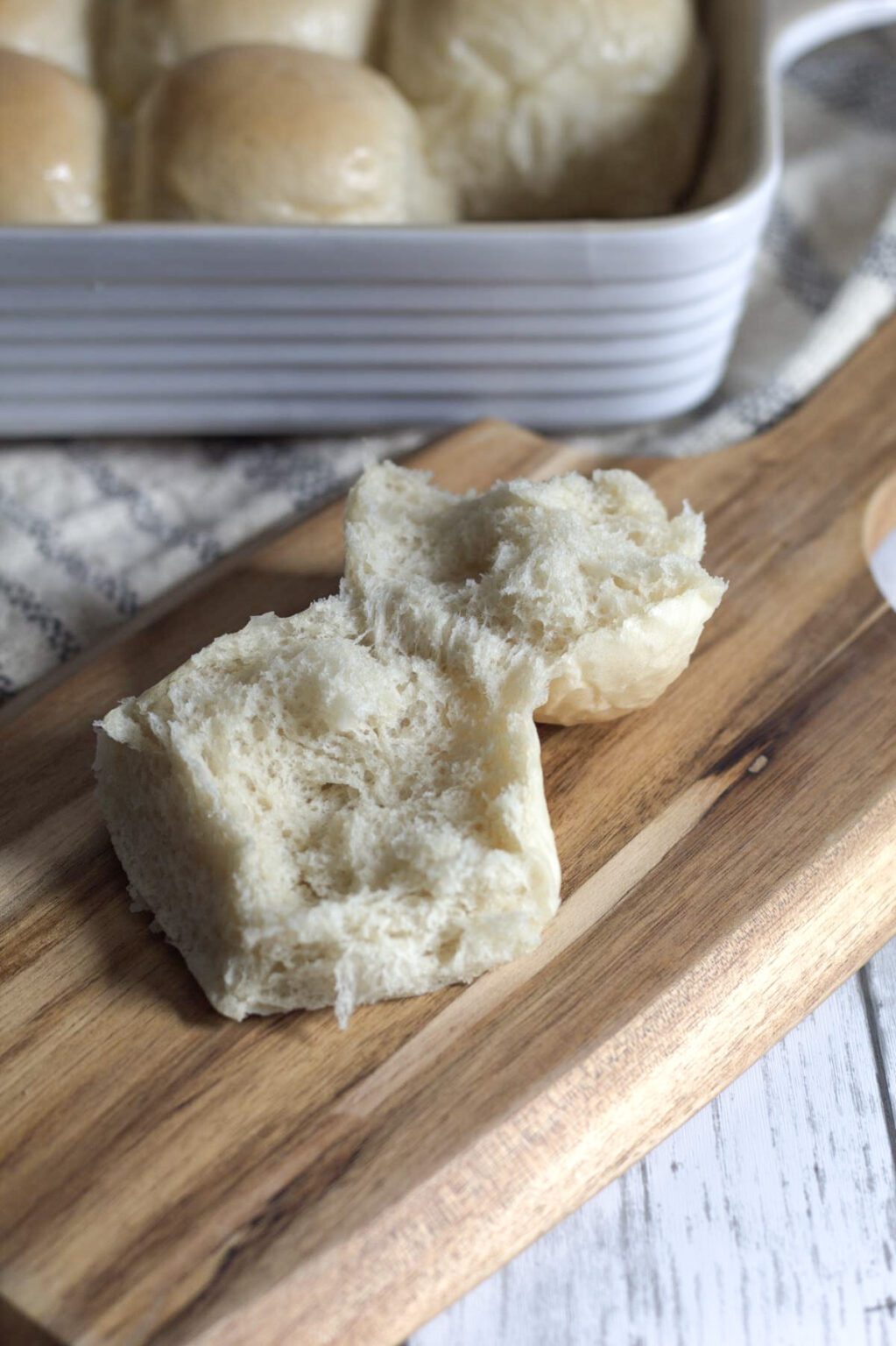 Soft and Fluffy Dinner Rolls - Spoonful of Scrumptious